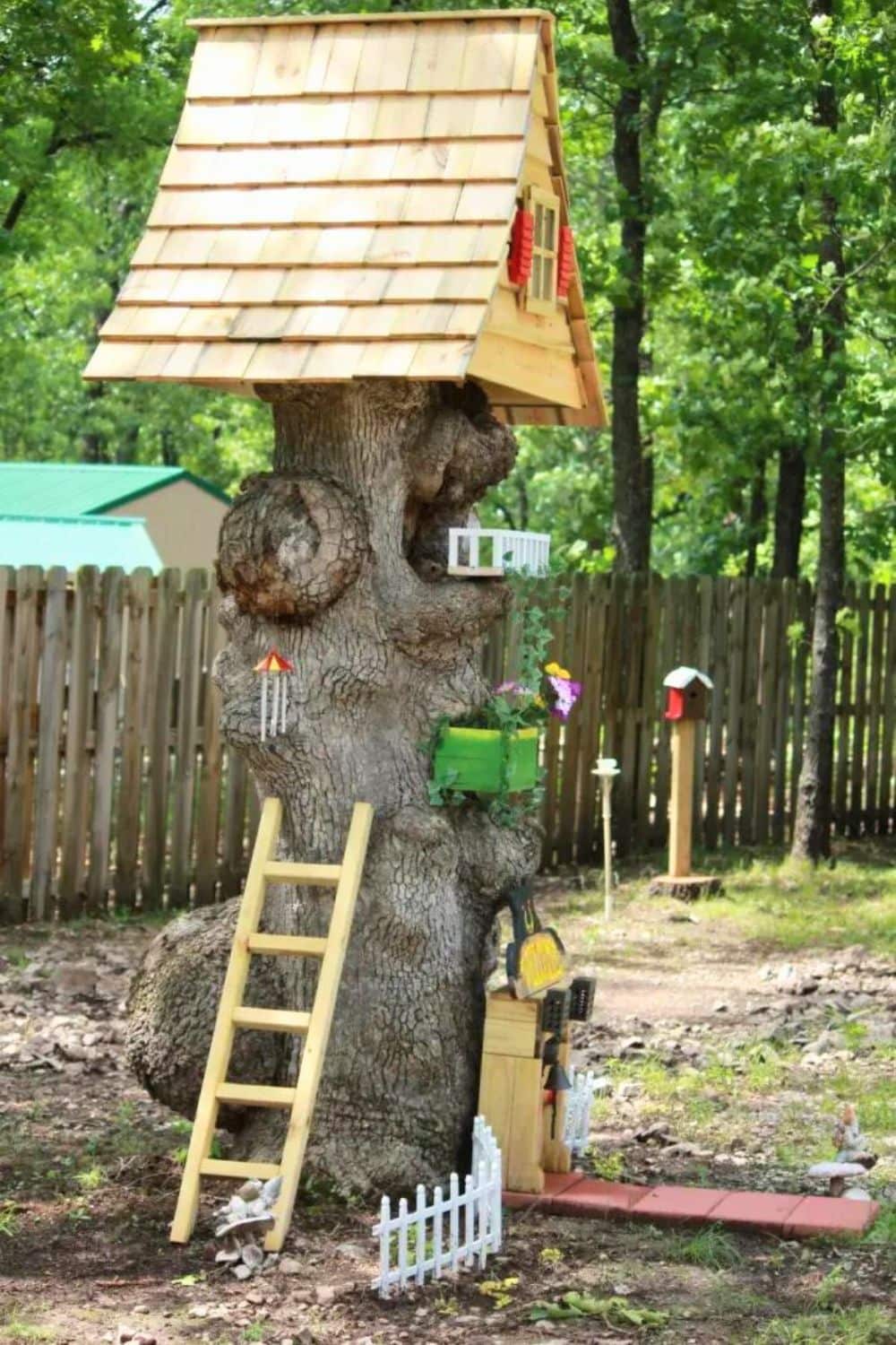 23 Creative Tree Stump Garden Decor Ideas to Spark Your Imagination